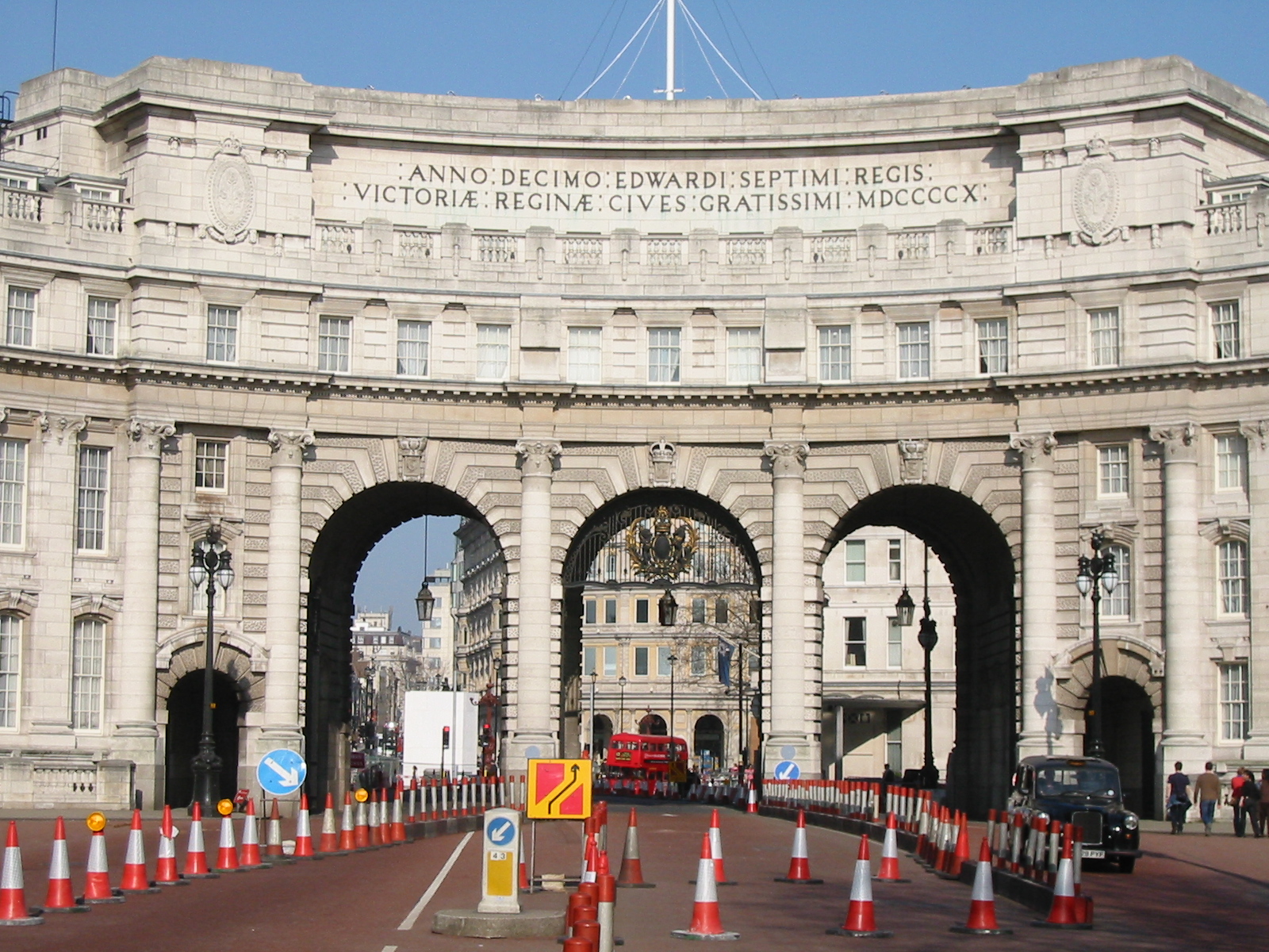 Wellington Gate (close).jpg